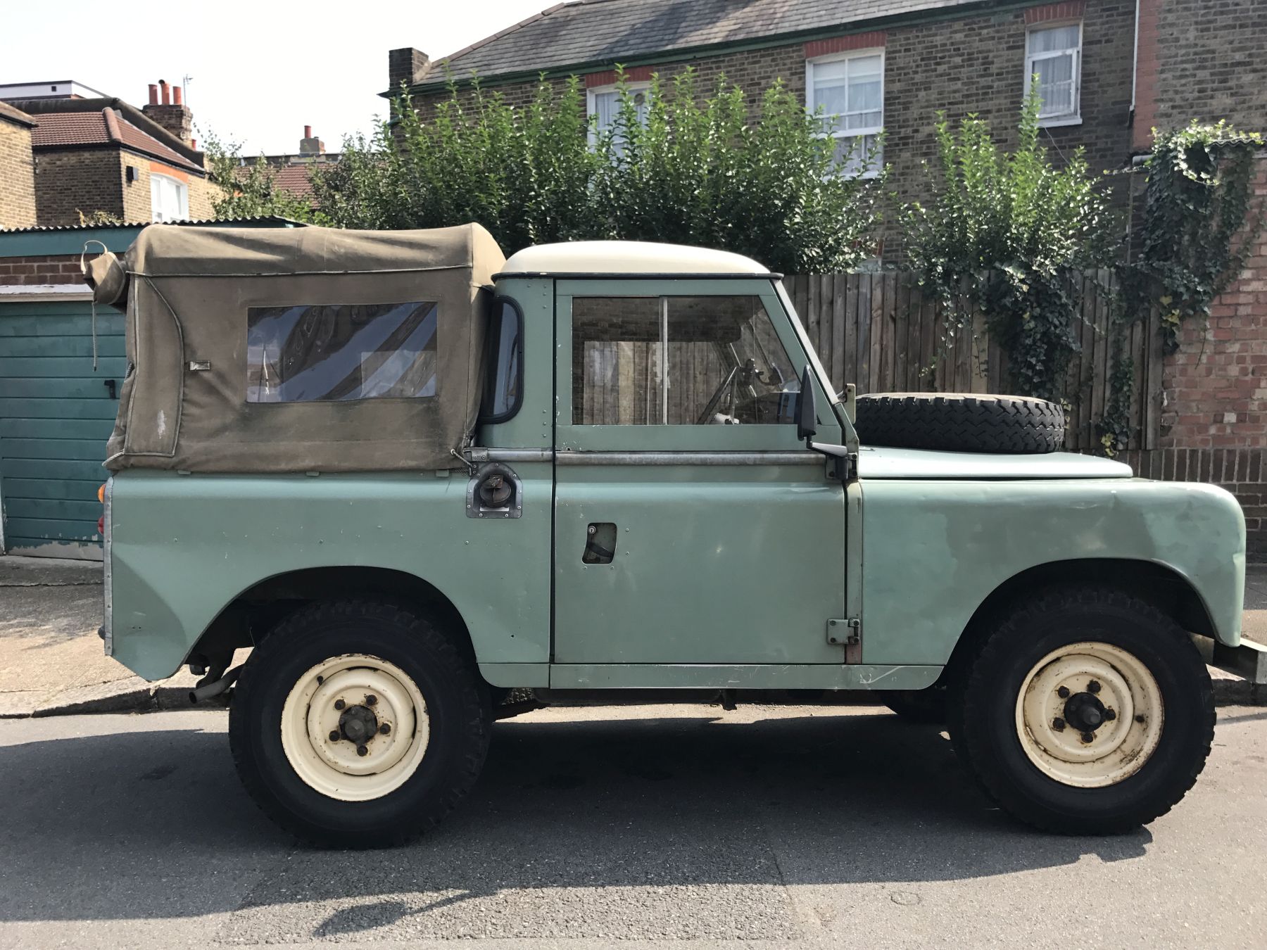 1968 Land Rover Series 2 | Star Car Hire