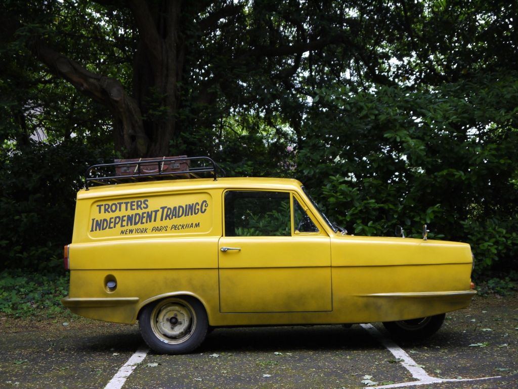 1973 Reliant Regal Supervan | Star Car Hire