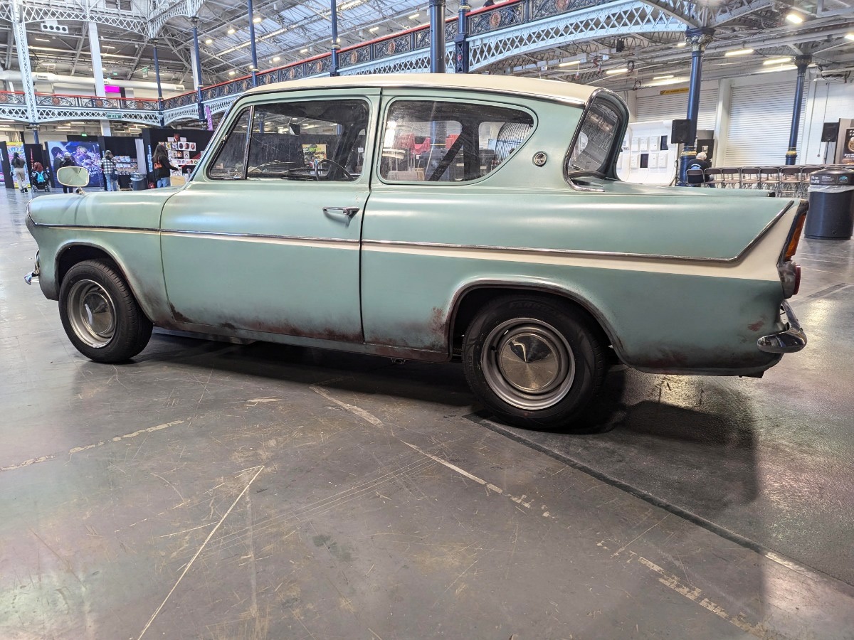 1965 Ford Anglia | Star Car Hire