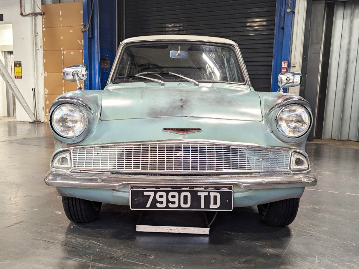1965 Ford Anglia | Star Car Hire
