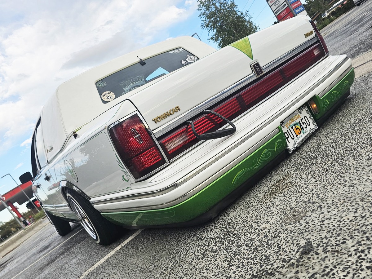 1991 Lincoln Town Car