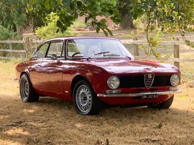 1971 Alfa Romeo Giulia | Star Car Hire